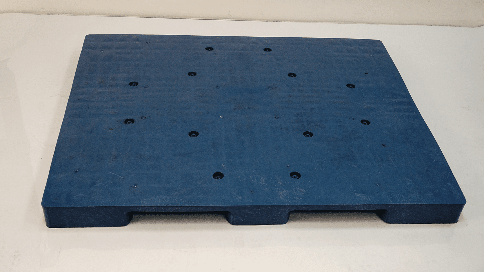 Solid Half Pallet Heavy Duty - Evergood Plastic Industry Inc.